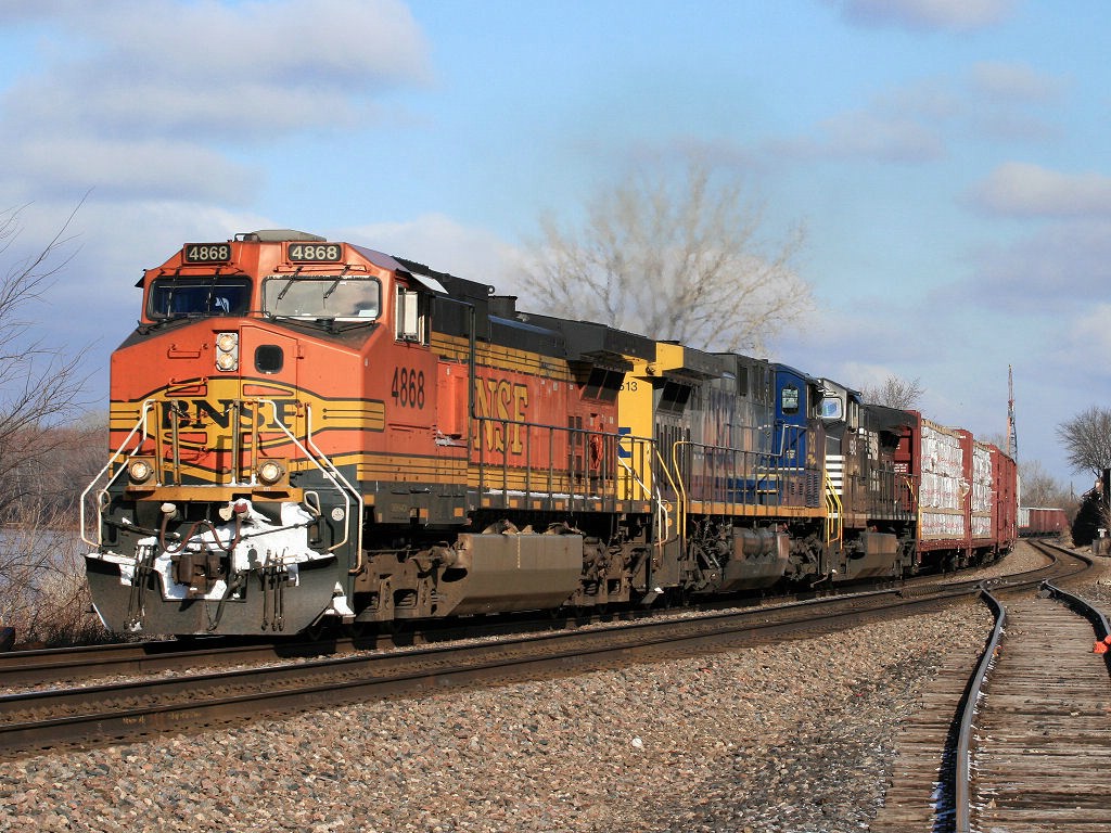 BNSF 4868